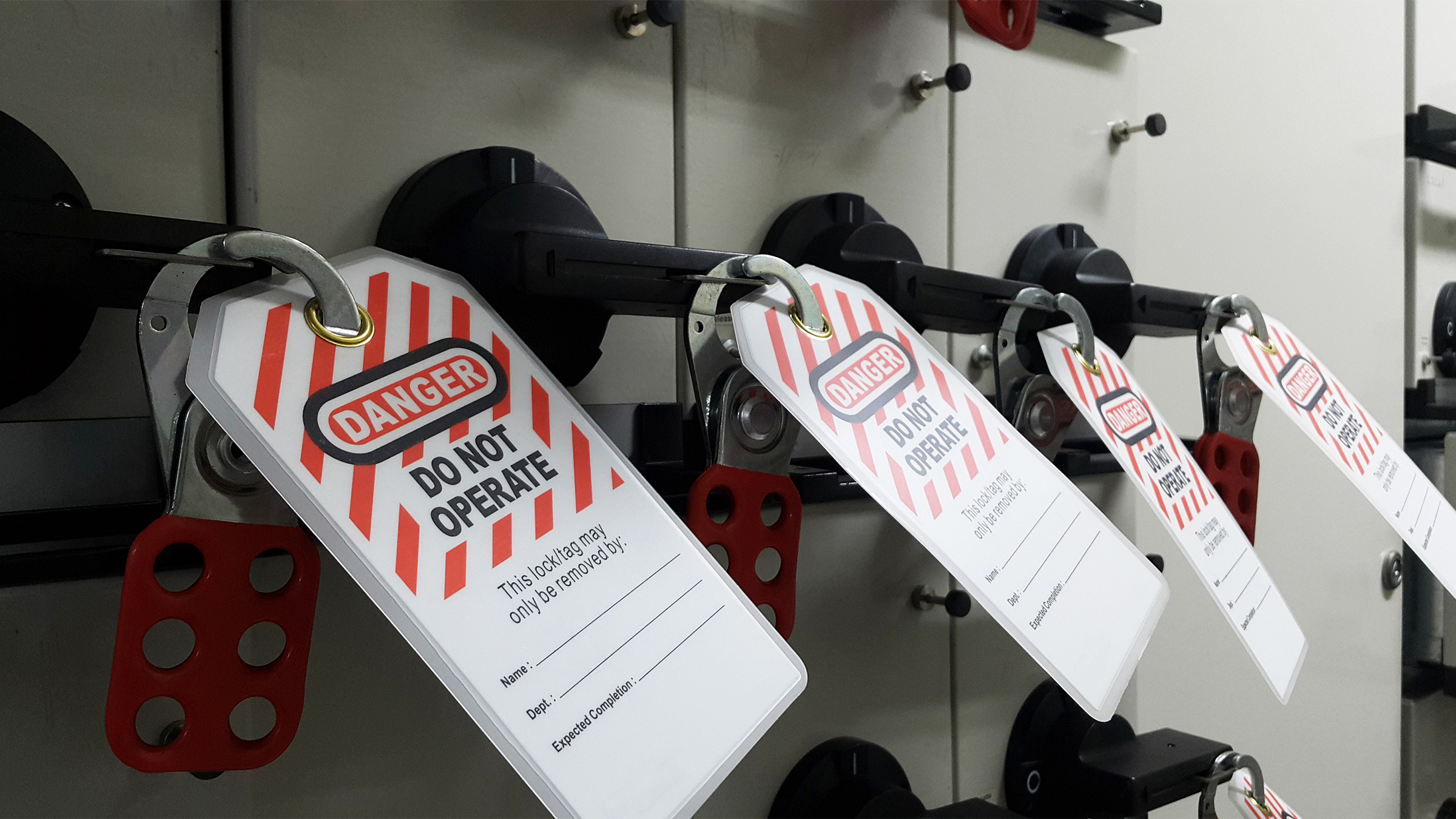 How to Use Point of Work Electrical Safety Devices | Rockwell Automation