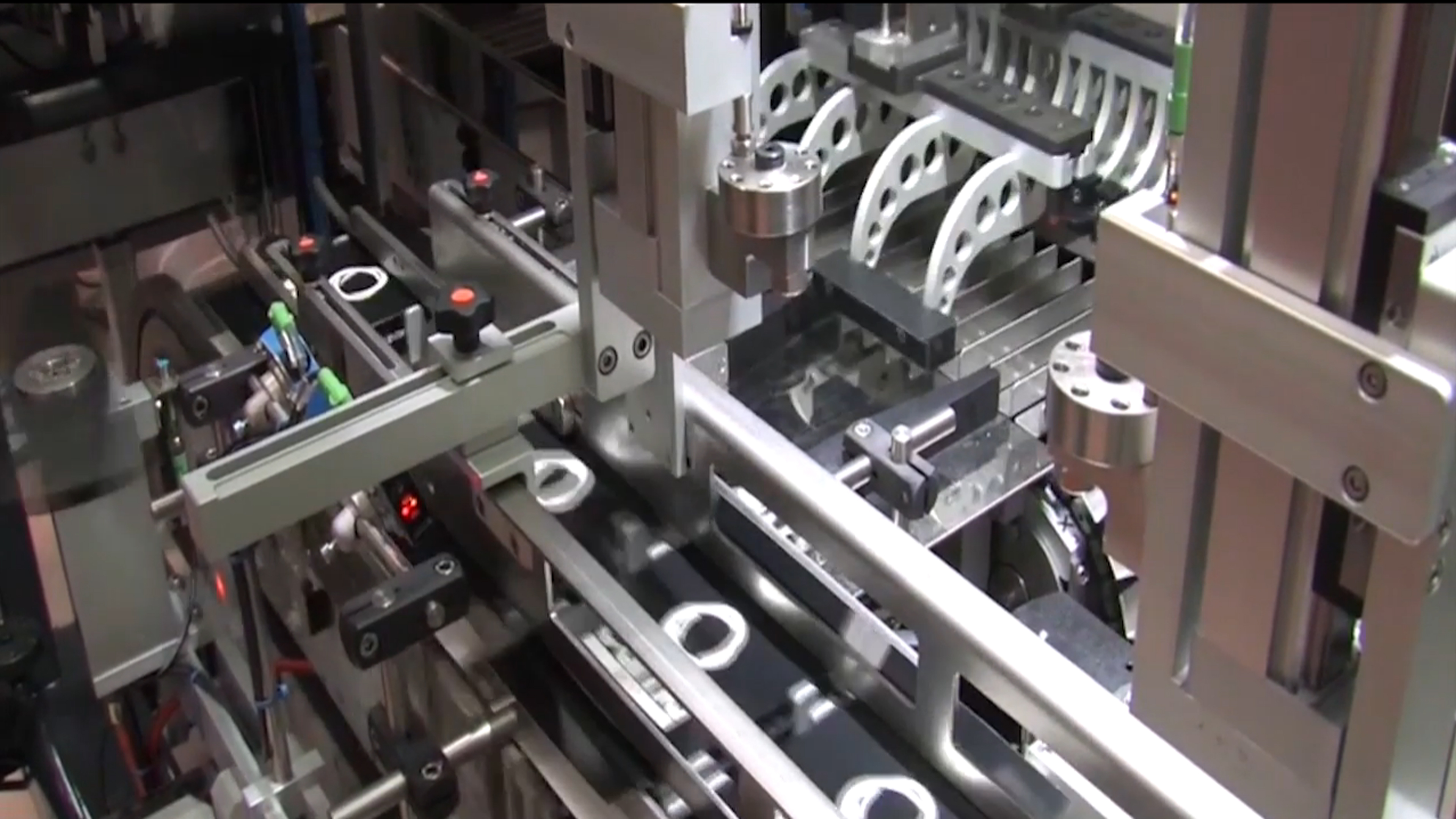 MagneMover LITE Intelligent Conveyor System | Rockwell Automation