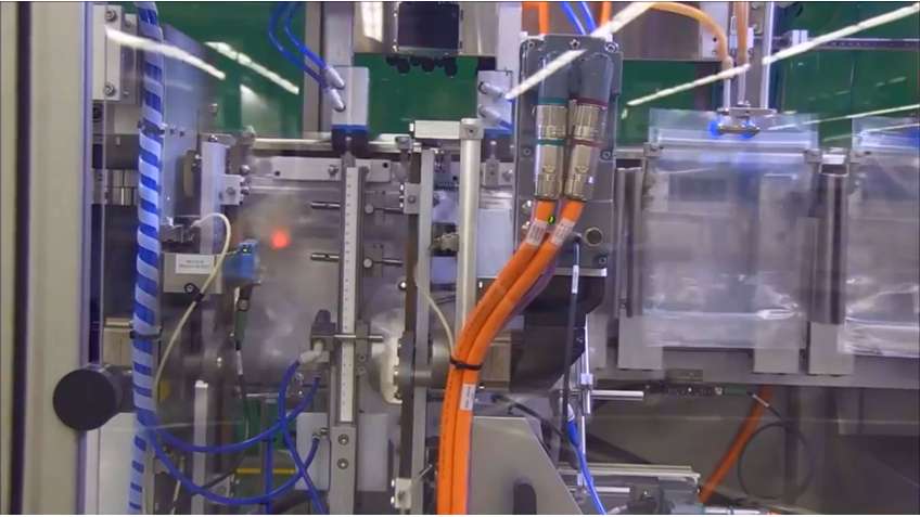 KHS K400 Machine Using iTRAK System | Rockwell Automation