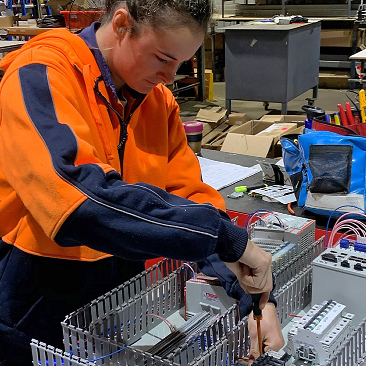 Pivot Production With Flexible Manufacturing | Rockwell Automation